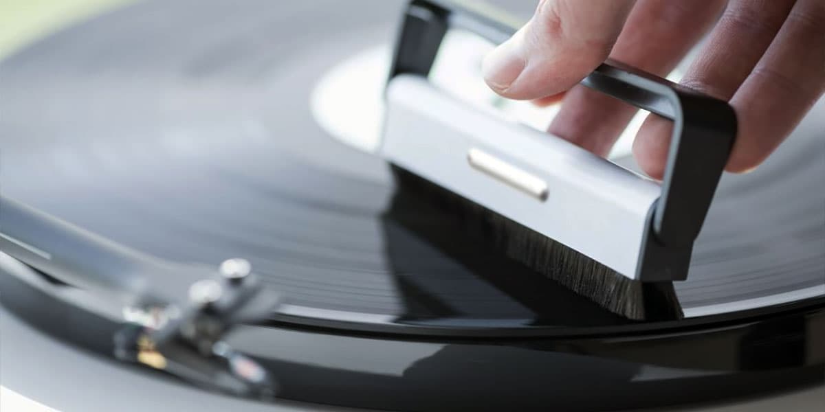 Essential Accessories for Your Beginner Record Player Setup - Francis Lai